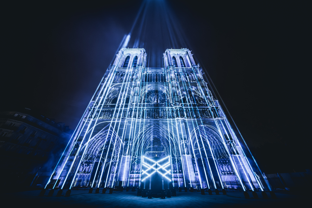 Notre-Dame de Paris - Monumental Tour